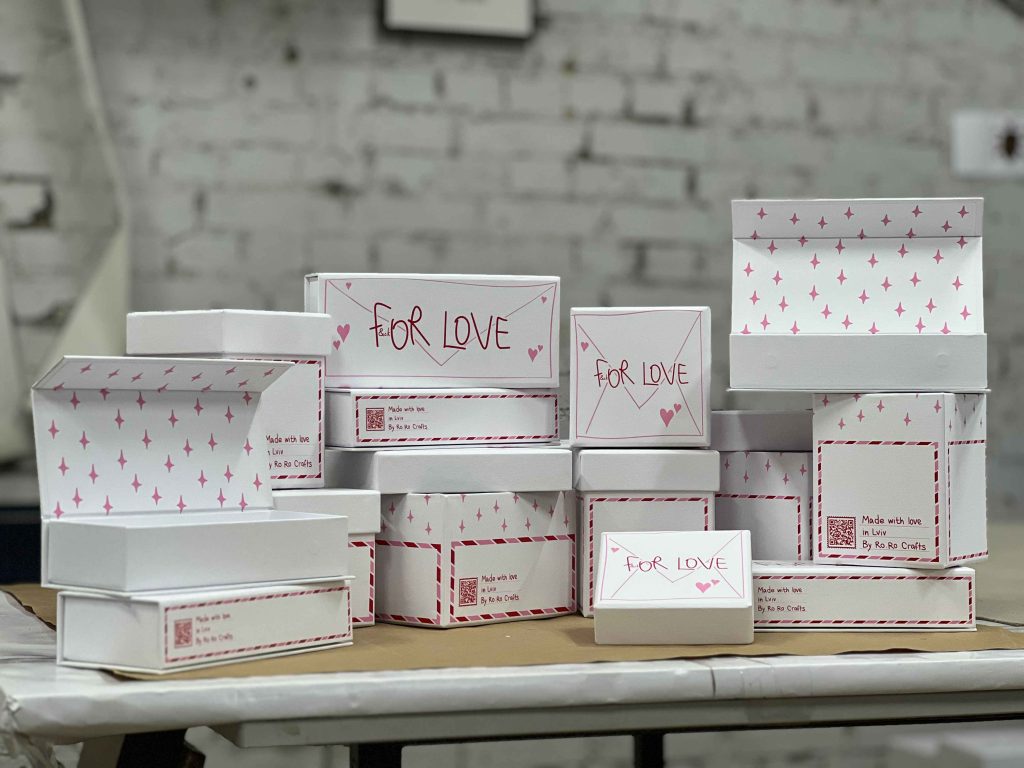 Custom Magnetic Boxes for Ceramics For Love Boxes® - wholesale box ...